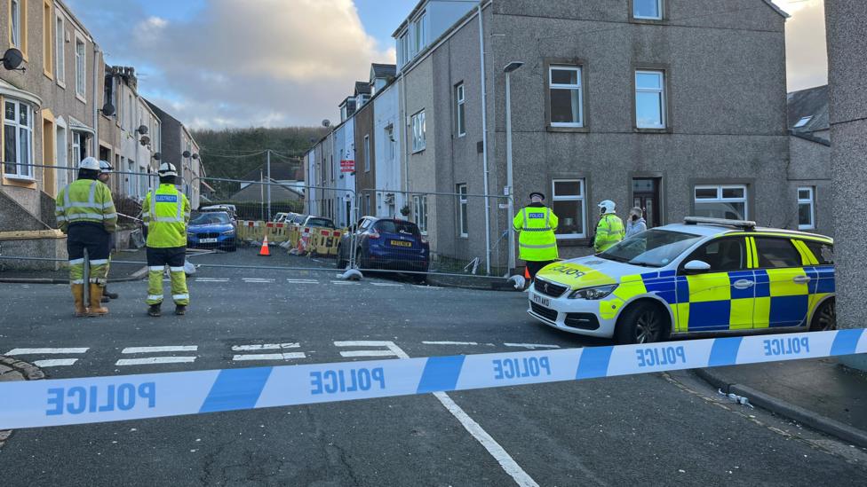 Demolition begins after suspected Whitehaven gas blast - BBC News