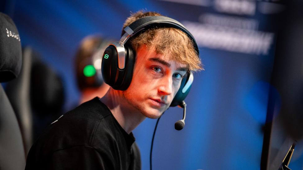 Rocket League: Do home crowds make a difference in esports? - BBC News