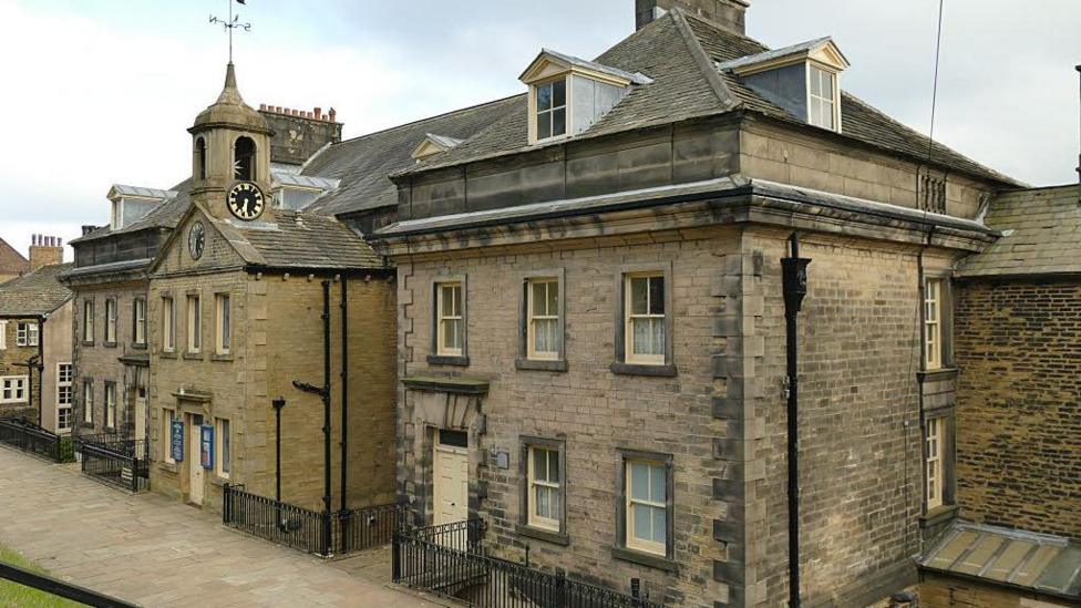 Pudsey's Fulneck School set to close after more than 270 years - BBC News
