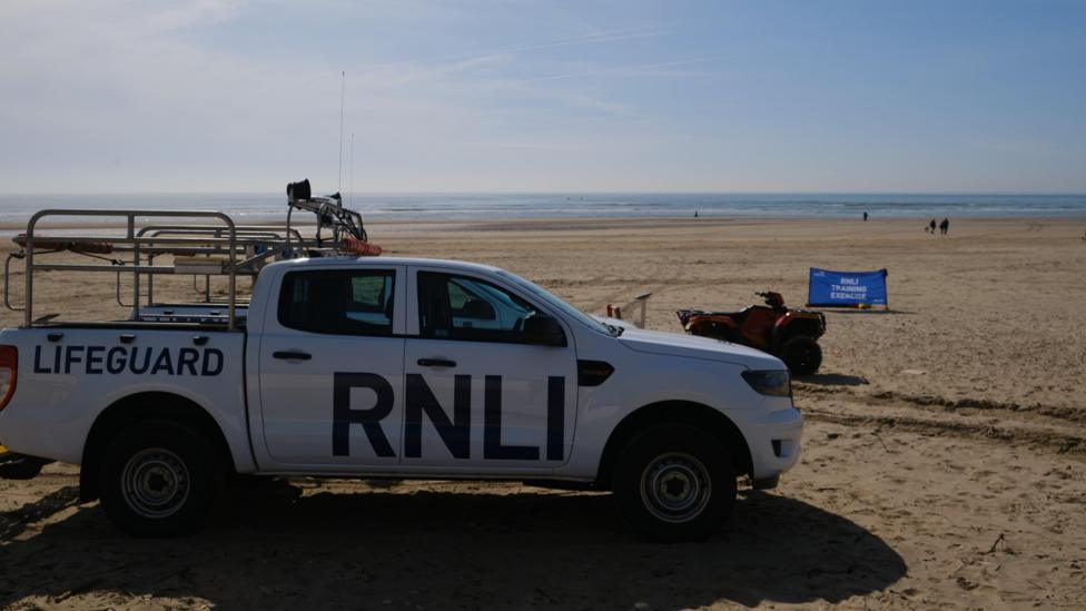 Camber Sands RNLI lifeguards return for Easter and summer - BBC News