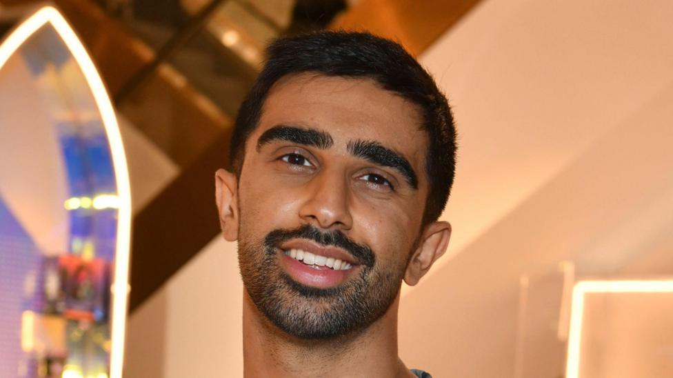 The Sidemen: We've hit YouTube limit so are moving to Netflix - BBC News