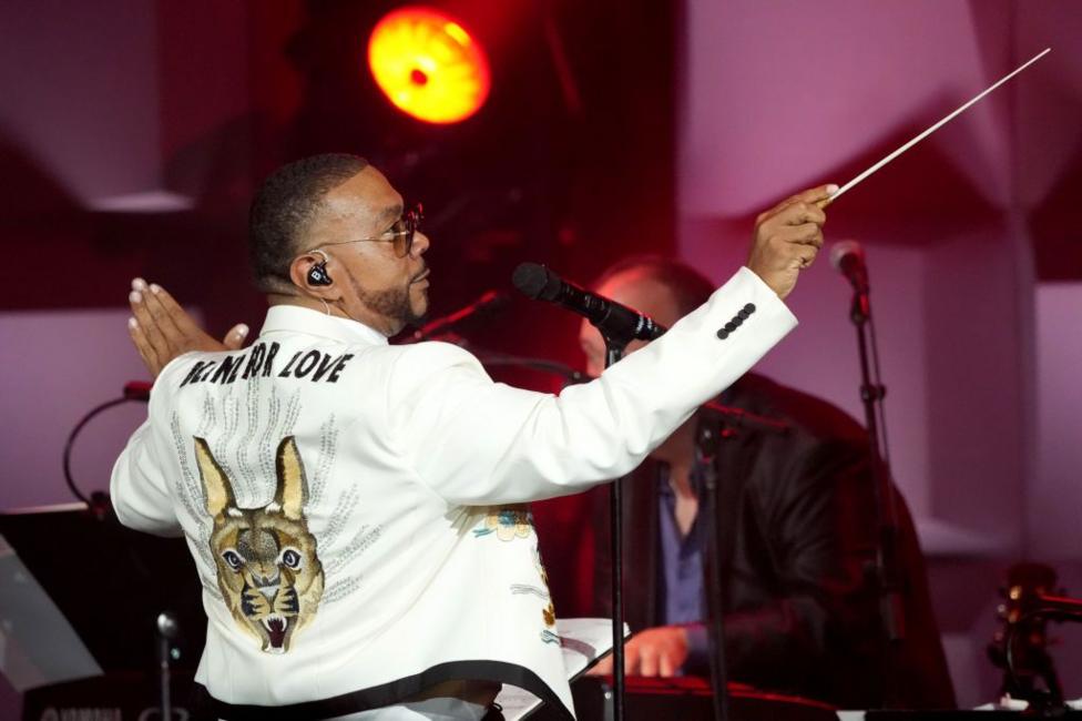 REM perform for the first time since 2007 at Songwriters Hall Of Fame ...