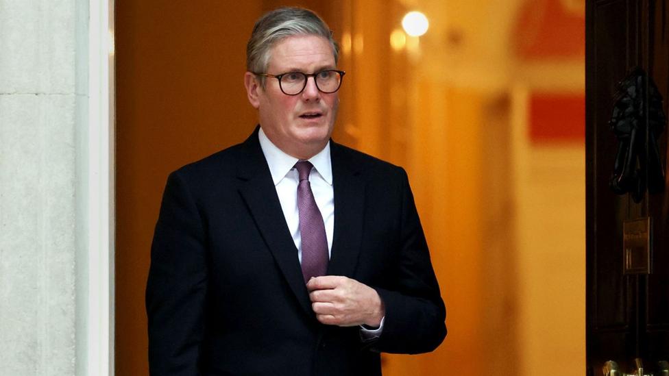 Chris Mason: Political heat map flashes red over Treasury - BBC News