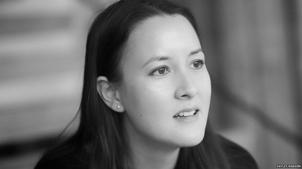 Poet Sarah Howe wins TS Eliot prize - BBC News