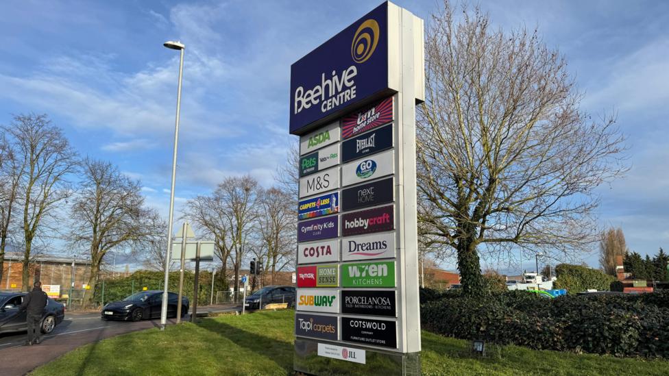 Concern over labs plan for Beehive Centre in Cambridge - BBC News