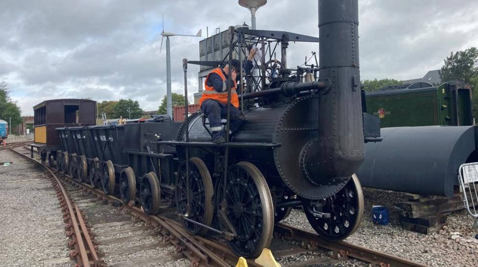 Stockton and Darlington Railway 200: Locomotion No 1 replica ...