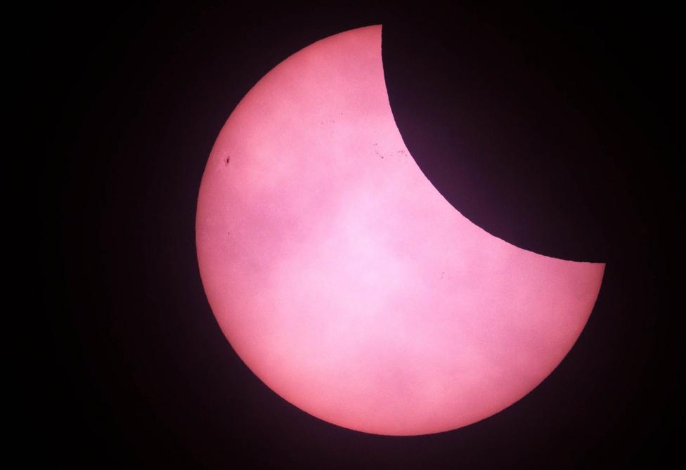 Solar eclipse 2025: Check out the pictures - BBC Newsround