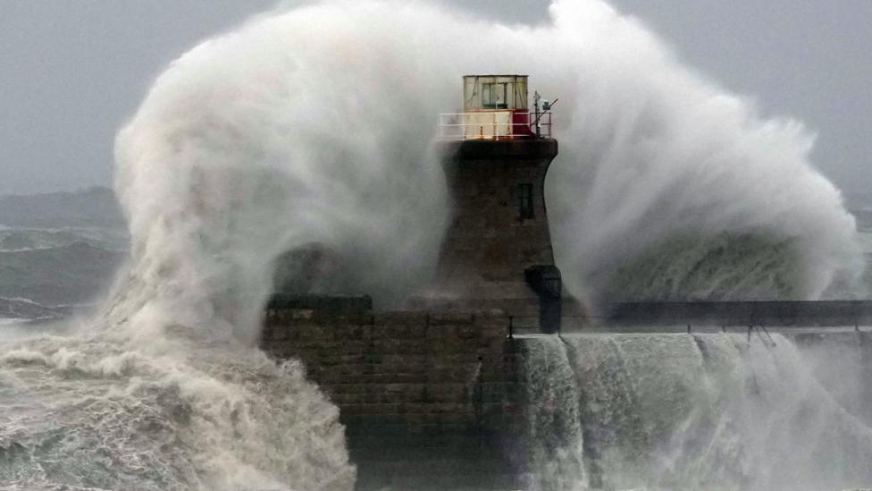 South Shields Lighthouse dome damaged and trains hit by storm - BBC News