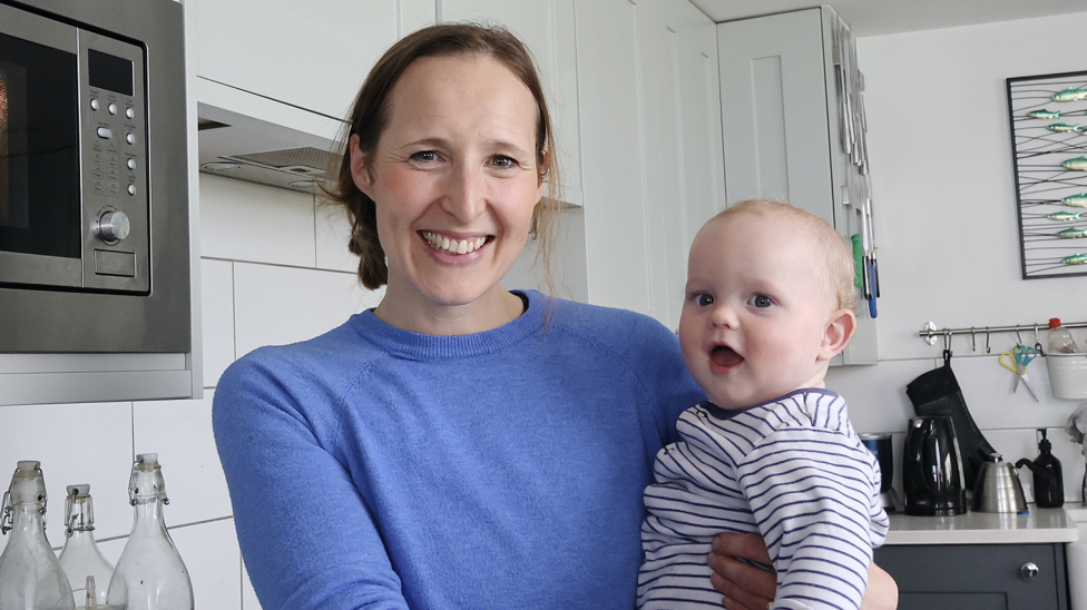 Baby food quality fears led mum to launch Dorchester business - BBC News