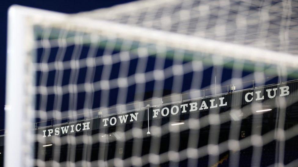 Alex Palmer transfer: Ipswich Town sign goalkeeper from West Brom - BBC ...