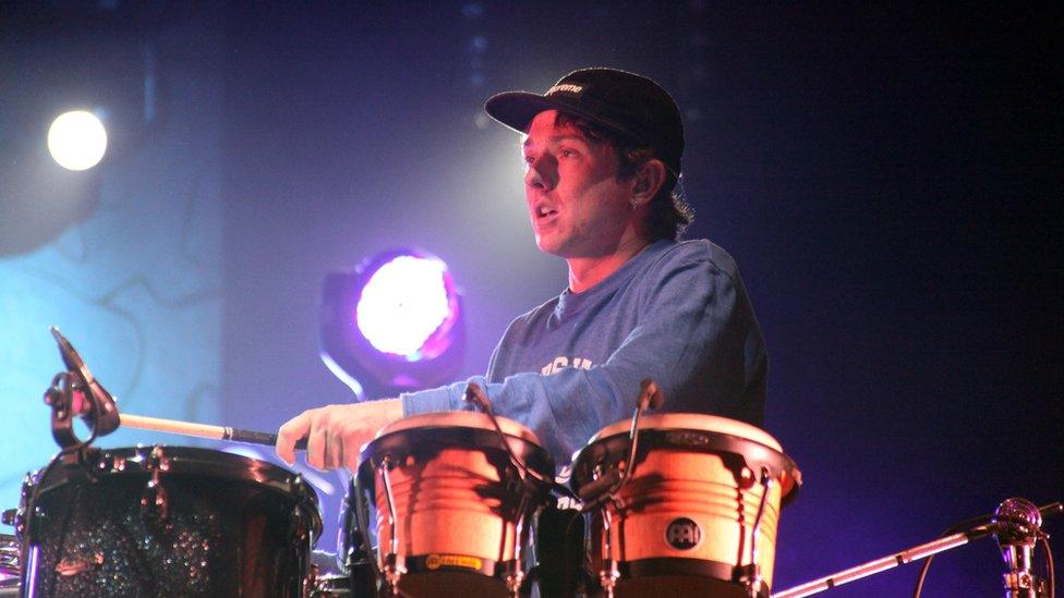 Alt-J drummer Thom Green to release solo album early next year - BBC News