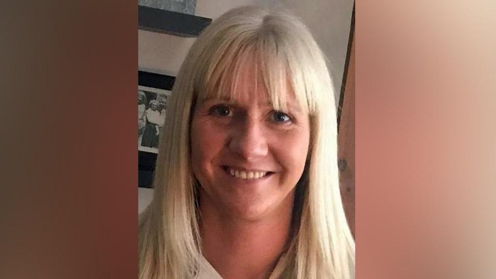 Emma Faulds murder: Ross Willox jailed for at least 20 years - BBC News