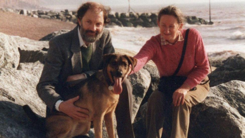 Seaton: Collector's lifetime passion for fossils goes on display - BBC News