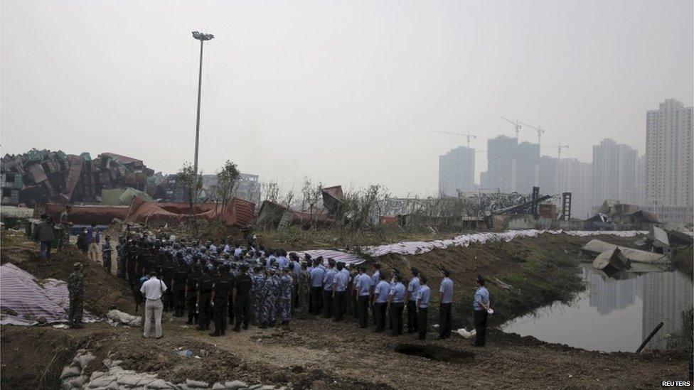 China explosions: Doubts raised over chemical licences - BBC News