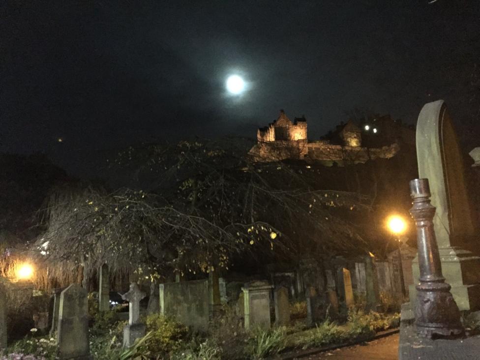 Your pictures of the supermoon over Scotland - BBC News