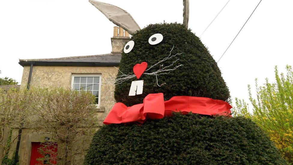 Why giant Easter bunny was created in small town - BBC News