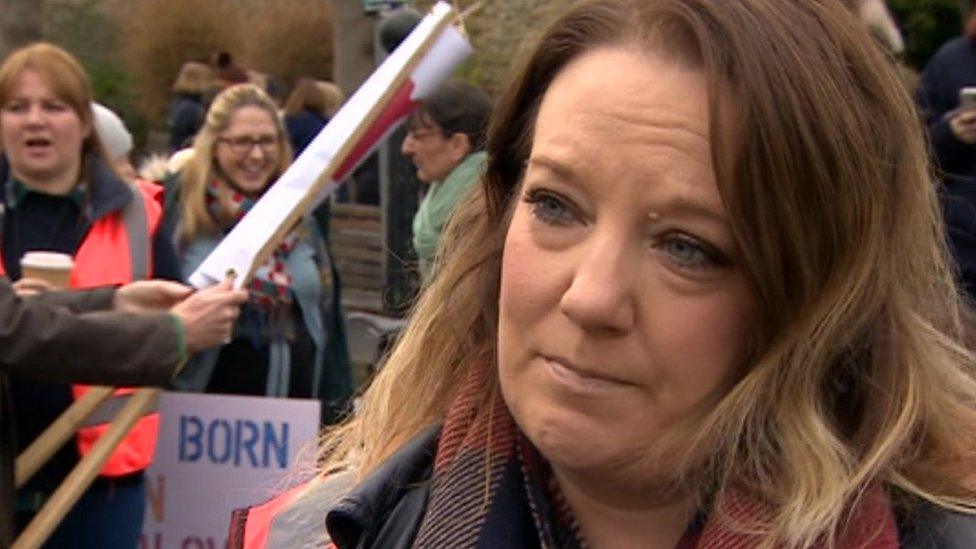 Protest over Ludlow maternity unit proposals - BBC News