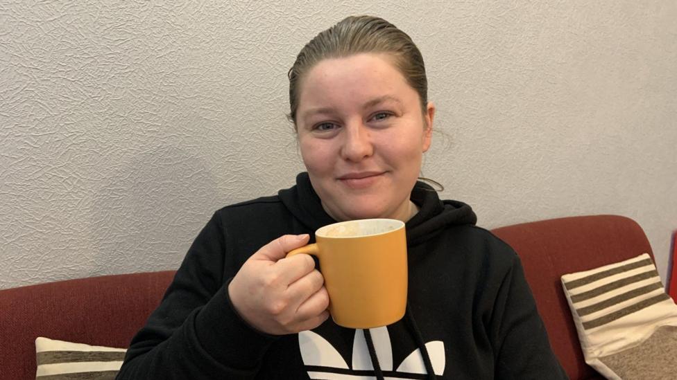 Rotherham food bank and community cafe supporting all ages - BBC News