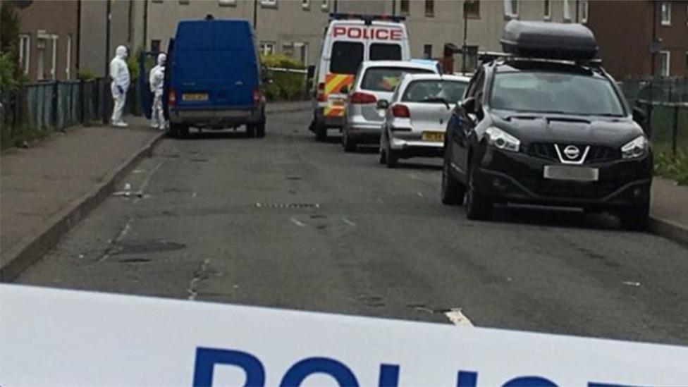 Body of missing Midlothian man 'found in wheelie bin' - BBC News