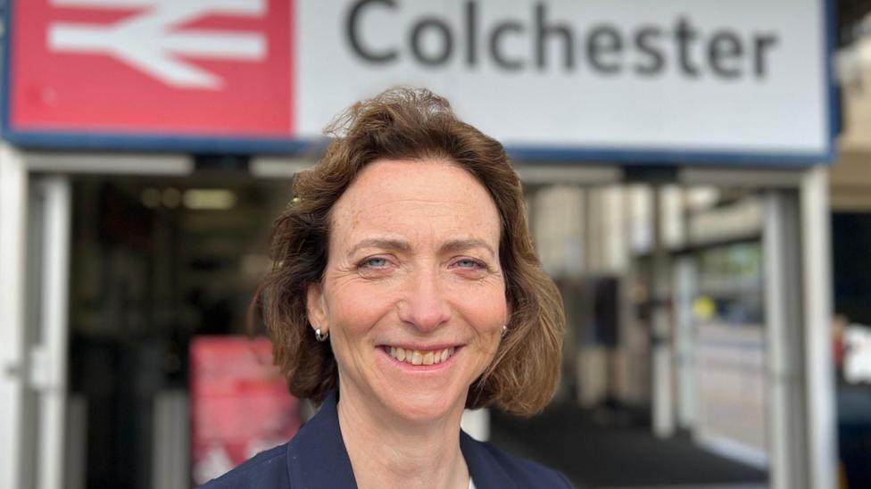 Colchester link road must be built before 7,500 homes - council - BBC News