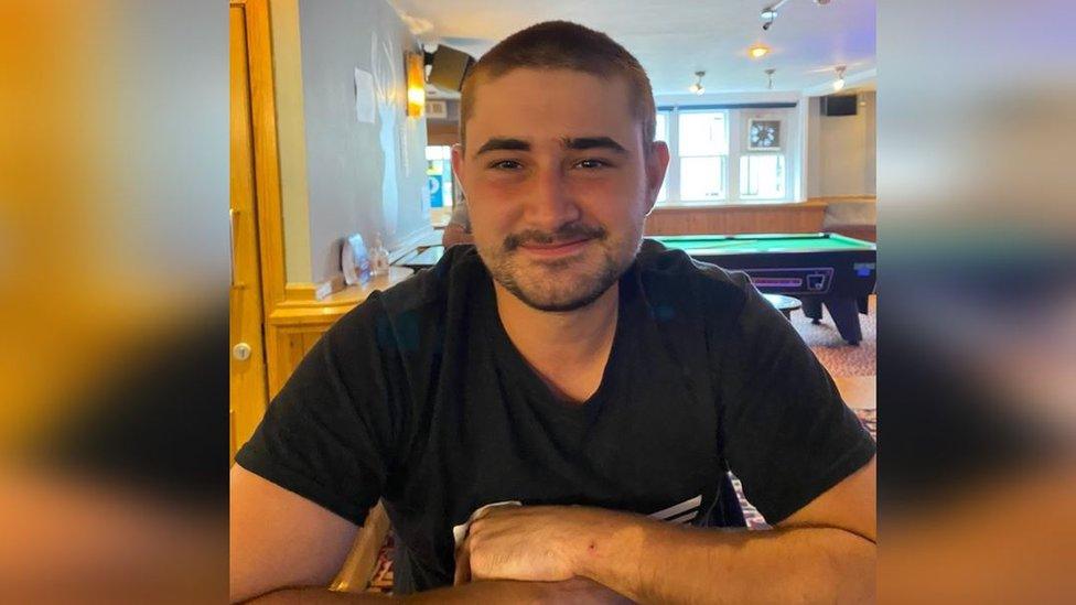 Basingstoke crash: Tribute to 'beautiful boy' Reid Logue - BBC News