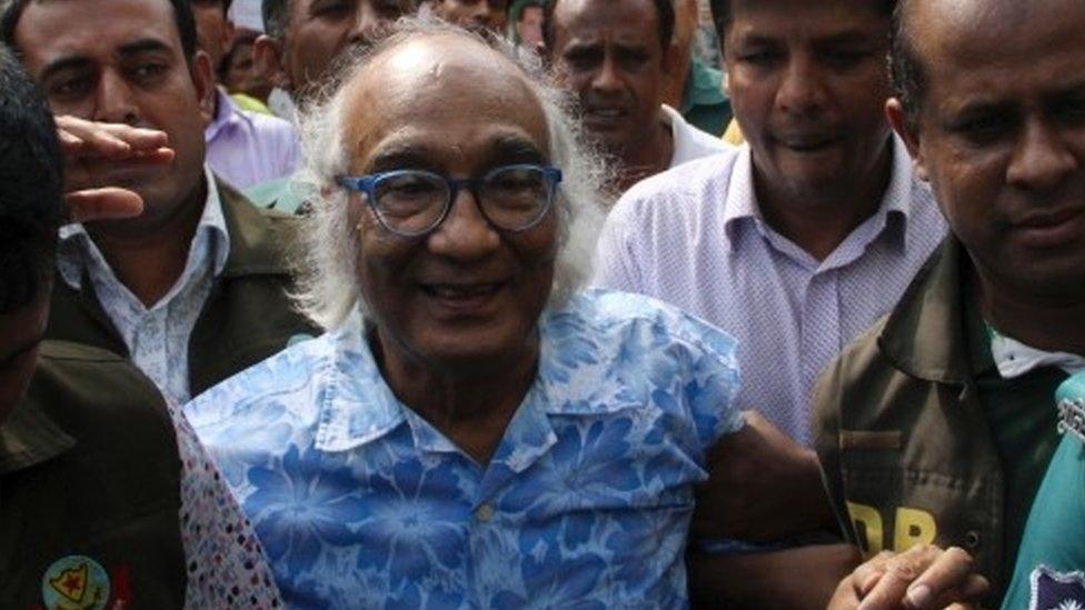 Bangladesh opposition editor Mahmudur Rahman released - BBC News