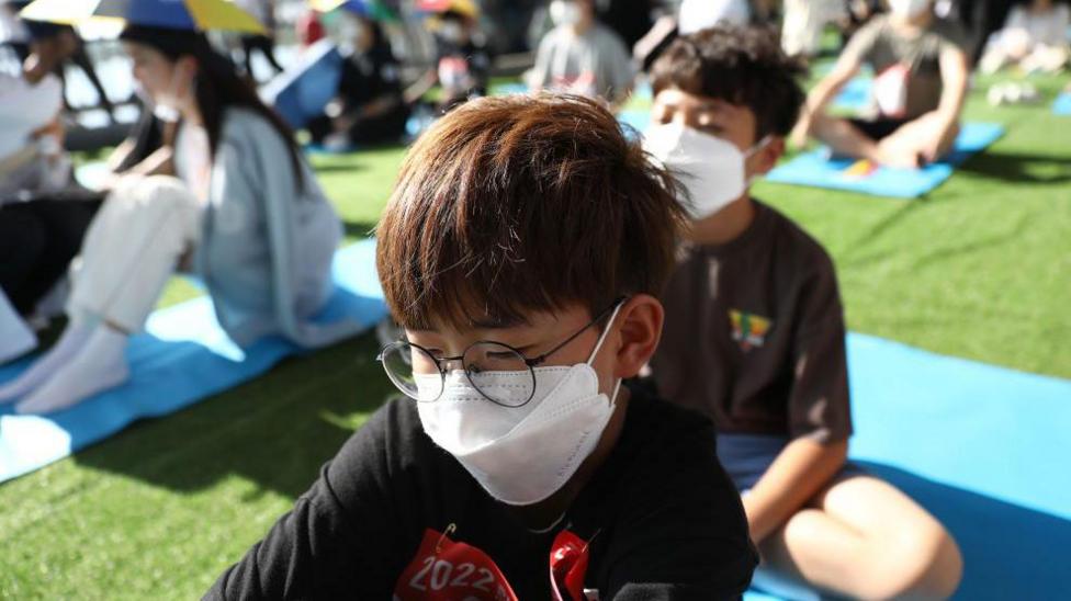 Spaced-out competition in South Korea - BBC Newsround