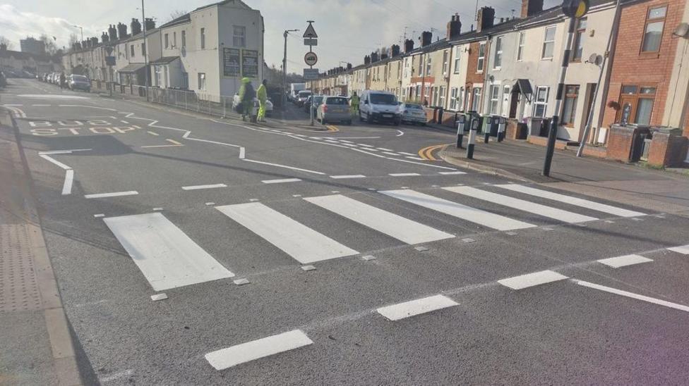 Wolverhampton road closures in place as resurfacing work begins - BBC News