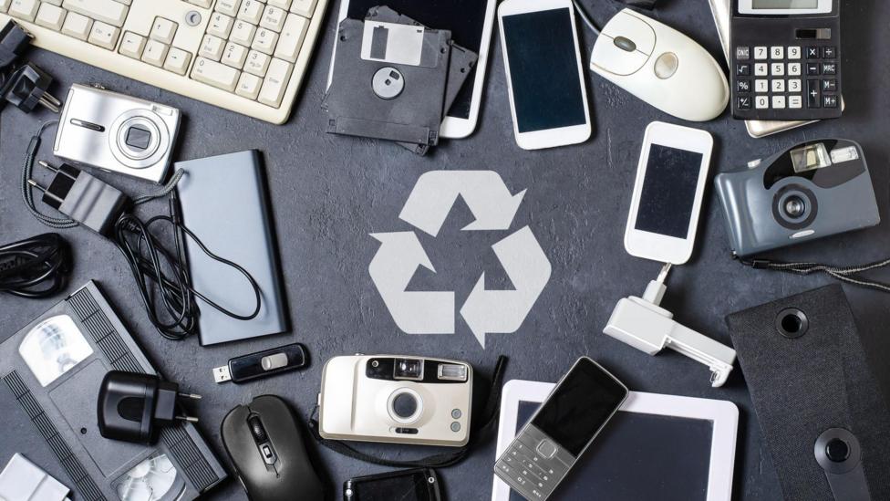 Report finds record levels of electronic waste around the world - BBC ...