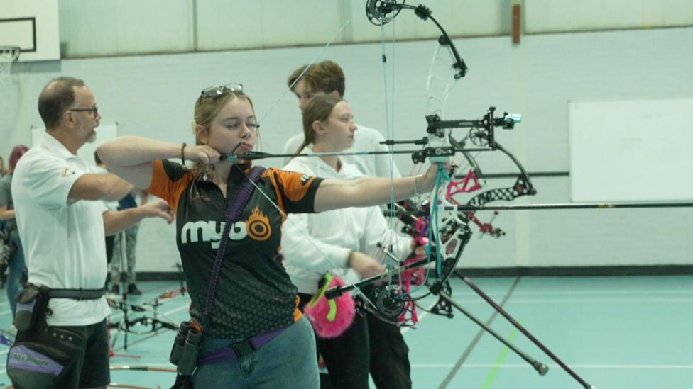 Sittingbourne: Archery teacher named BBC South East's Unsung Hero - BBC ...