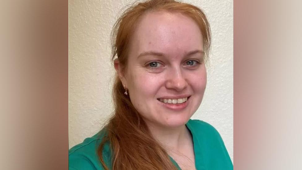 Lincoln junior doctor tells of 'heartbreak' over patient care - BBC News