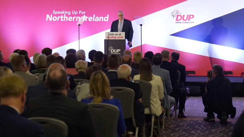 DUP: Robinson pledges new approach in conference speech - BBC News
