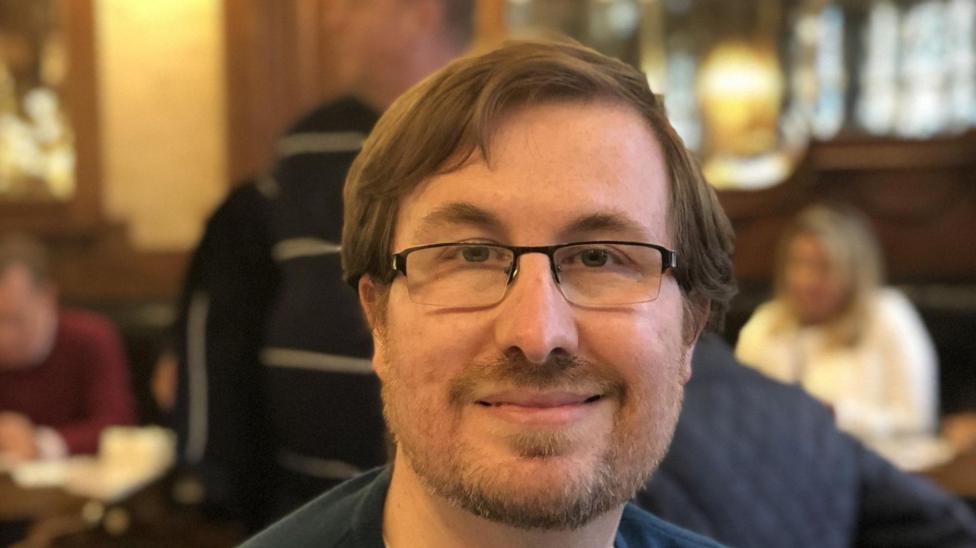 What's behind an apparent rise in abuse by theatre audiences? - BBC News