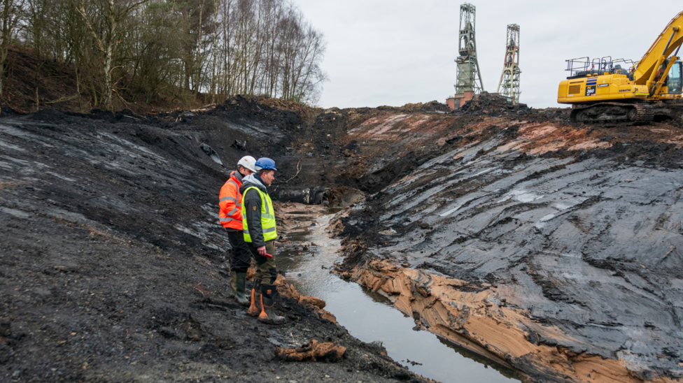 Project reinstates river at former Clipstone Colliery site - BBC News