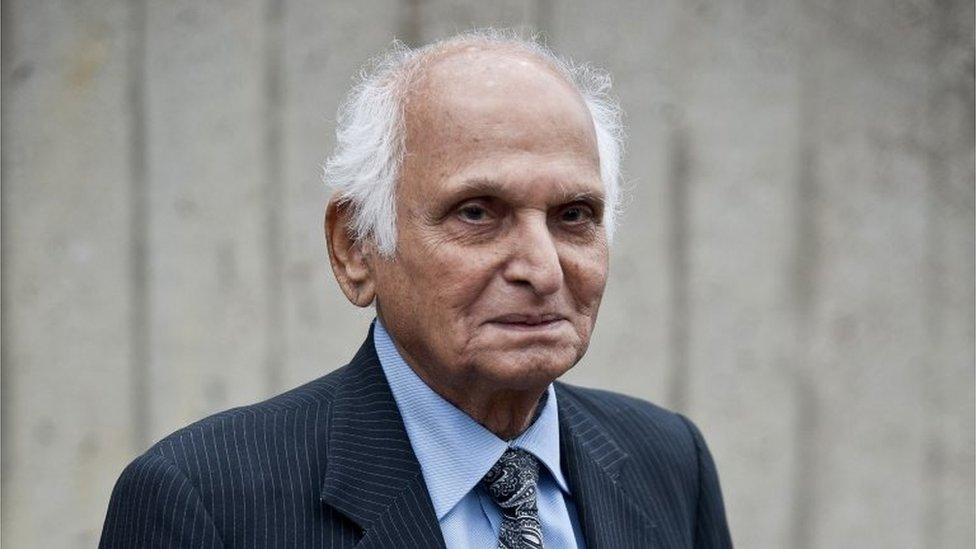 Fatima Surayya Bajia: Urdu novelist dies aged 85 - BBC News