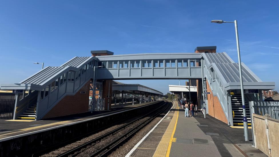 Network Rail gives Herne Bay station a £6m accessibility boost - BBC News