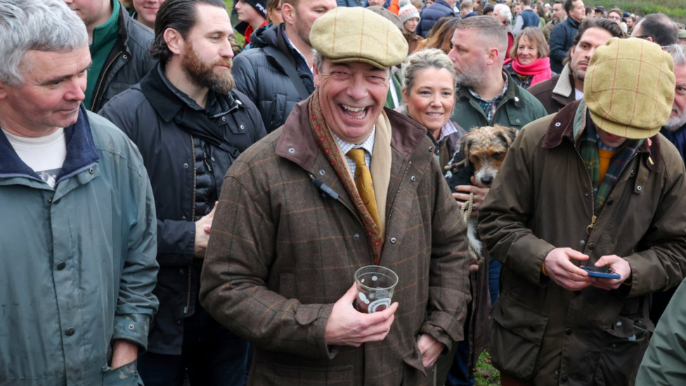 Newspaper headlines: 'Tory war with Farage' and Just Stop Oil ...