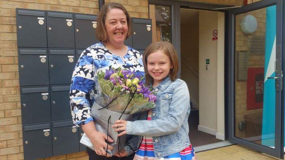 Pc Jon Henry: Street memorial for murdered officer - BBC News