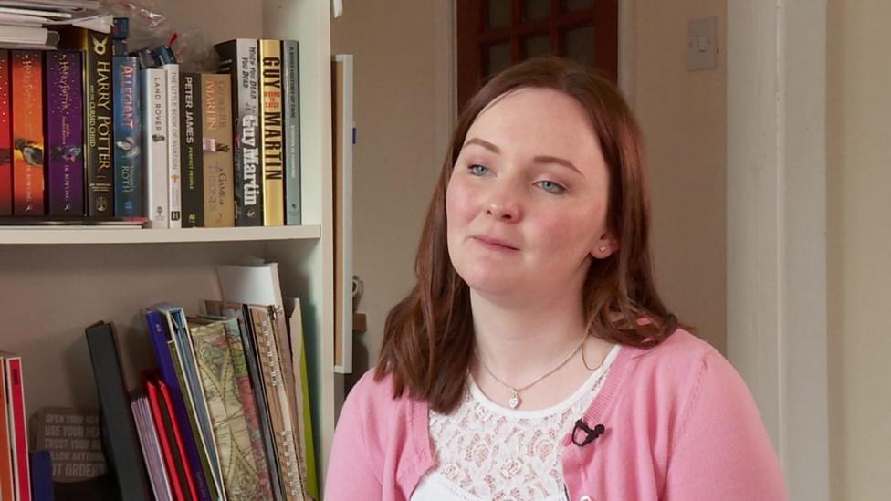 Lettings fee ban brings cheer to tenants - BBC News