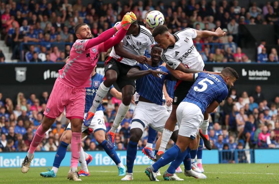 Photos of the week: Best images from the Premier League games - BBC Sport