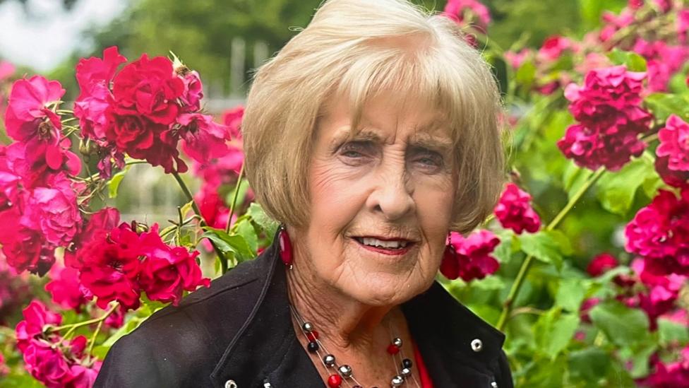 Woman's wound was left to 'fester' in north Belfast care home - BBC News