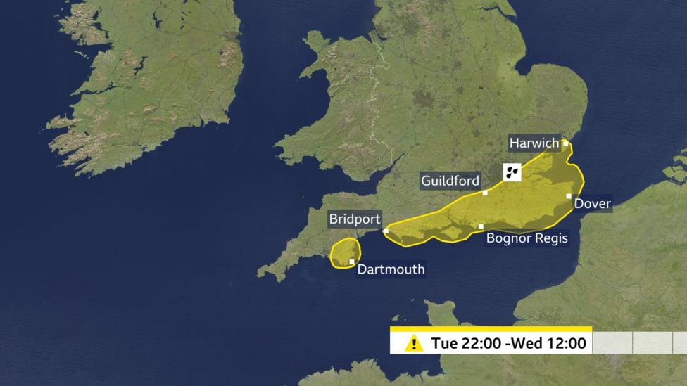 Storm Bert: Fresh weather warnings as clean-up continues - BBC News