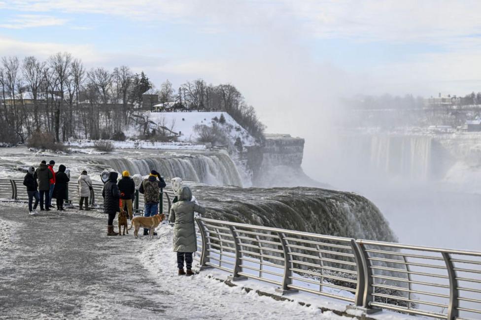 Niagara Falls: Ice from US storms turns iconic falls into winter ...