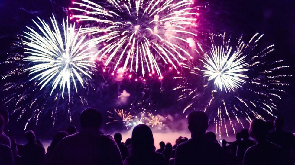 How do fireworks work? - BBC Newsround