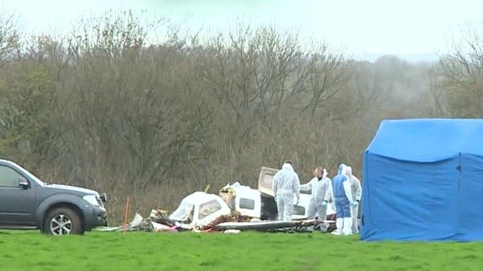 Somerset plane crash victims' relatives 'utterly heartbroken' - BBC News