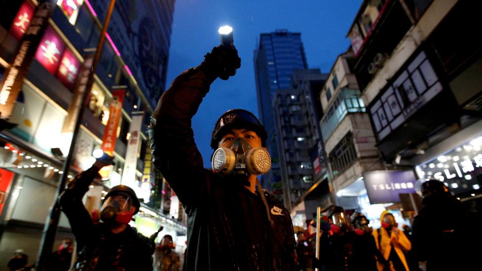 The Hong Kong protests explained in 100 and 500 words - BBC News