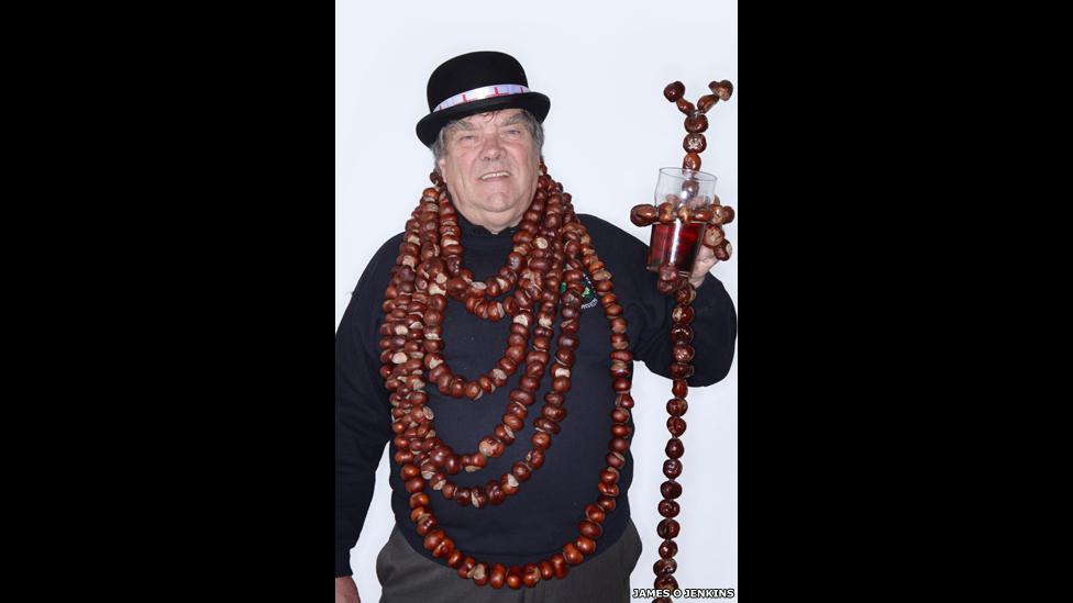 United Kingdom: From Mummers to Conker Champions - BBC News