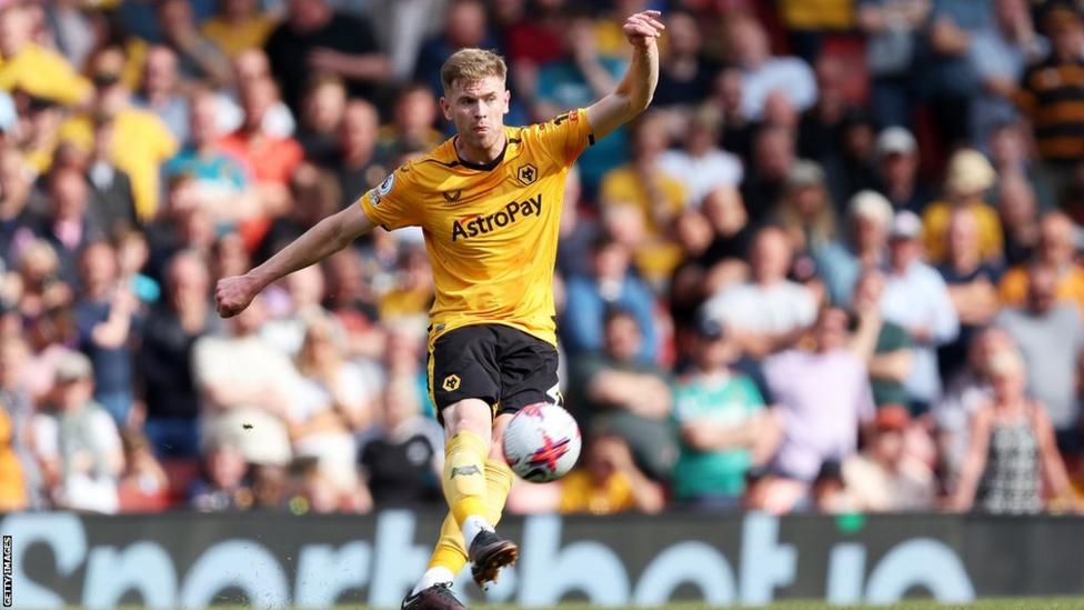 Nathan Collins: Brentford complete £23m deal for Wolverhampton Wanderers defender - BBC Sport