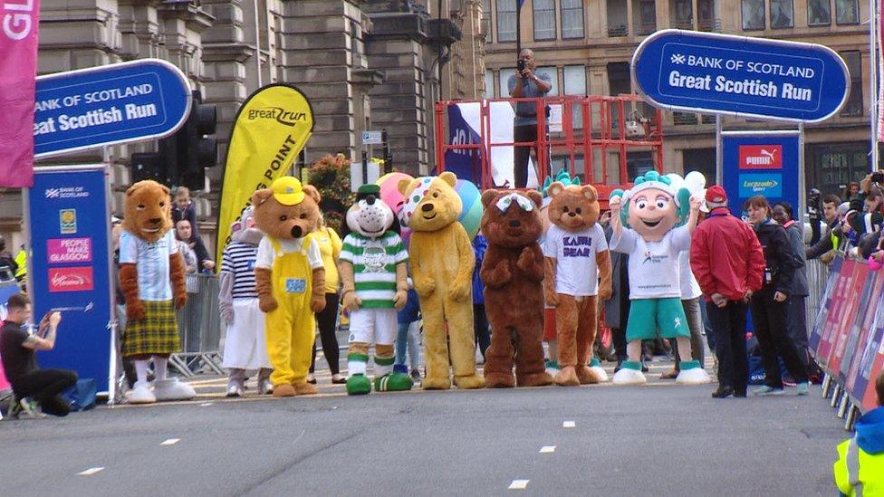 Children and adults start Great Scottish Run weekend in Glasgow - BBC News