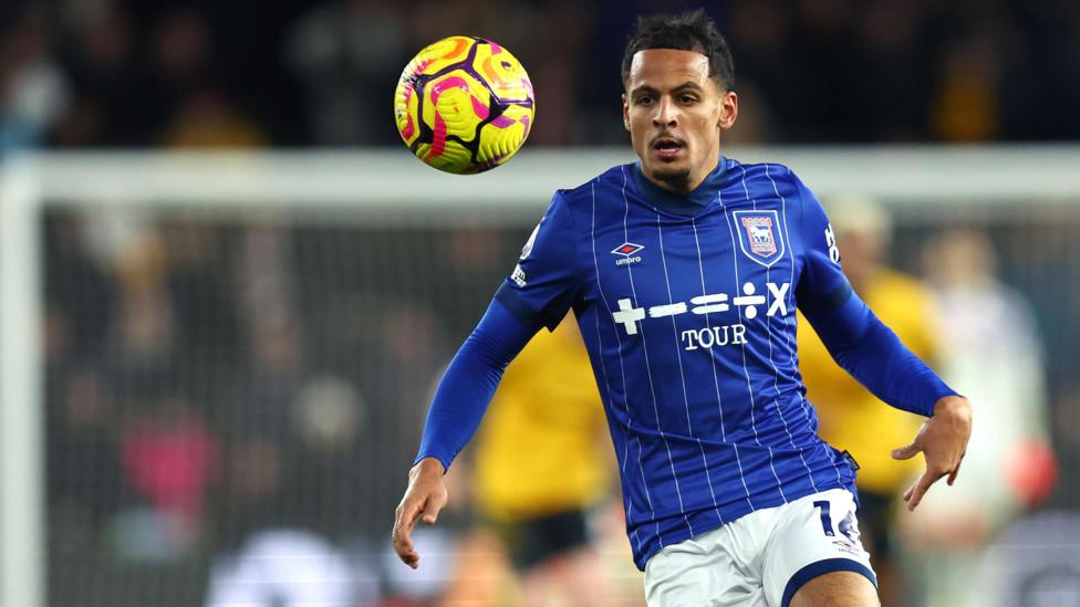 Ali Al-Hamadi: Stoke City sign Ipswich Town forward on loan - BBC Sport